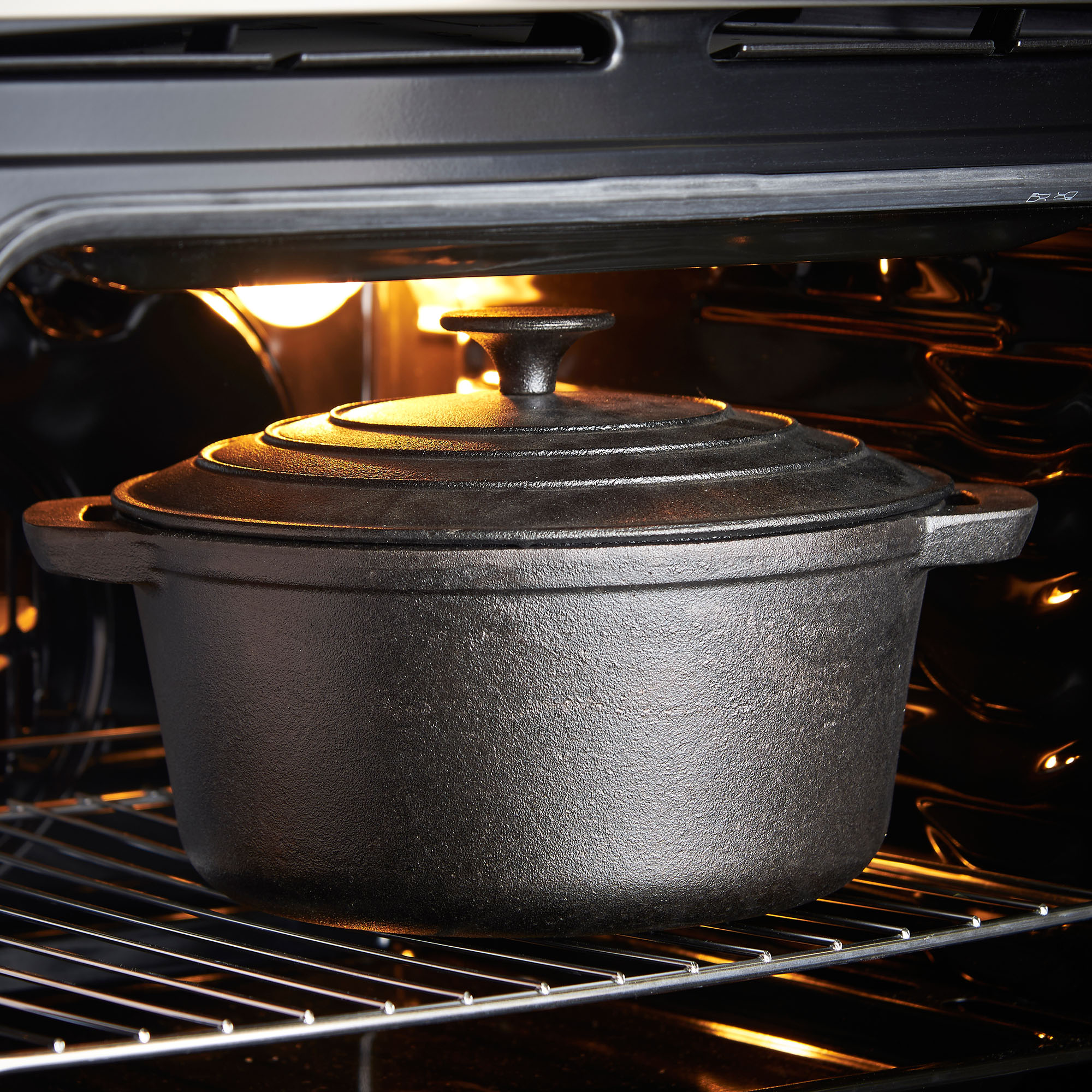 VonShef Black Pre-Seasoned Cast Iron Casserole Dish 4.7L - 25cm ...